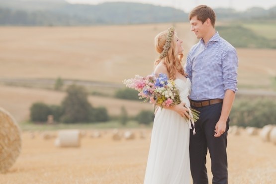 Dreamy Meadow Wedding Portraits | Bridal Musings