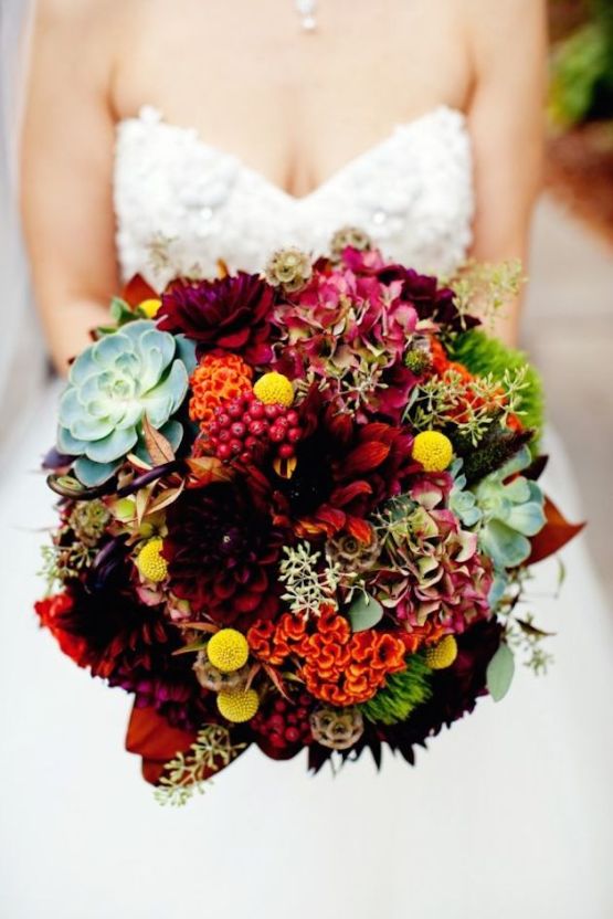 25 Stunningly Gorgeous Fall Bouquets for Autumn Brides