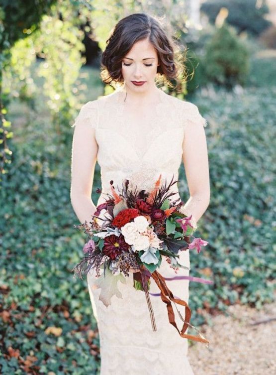 25 Stunningly Gorgeous Fall Bouquets for Autumn Brides