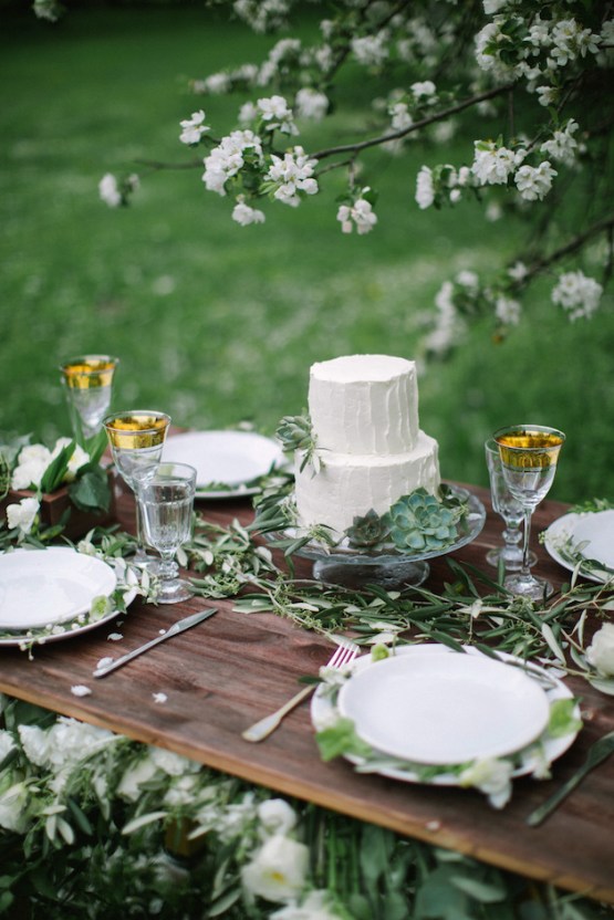 Romantic White Wedding Inspiration for Spring