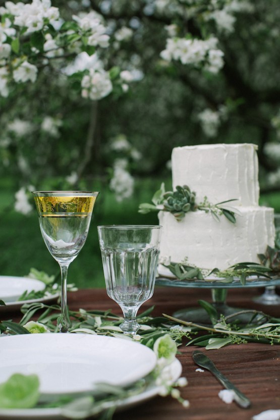 Romantic White Wedding Inspiration for Spring