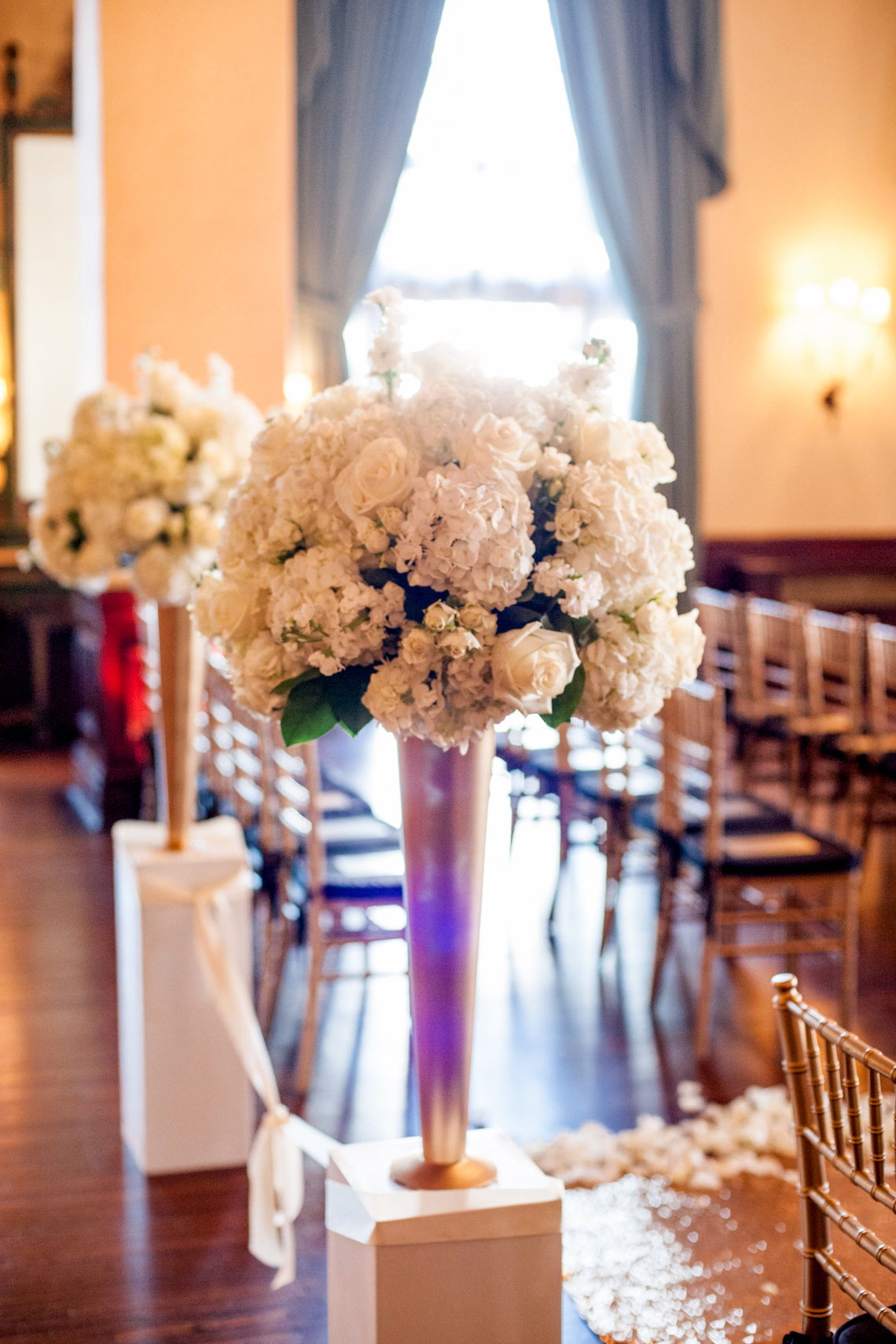 LA brides looking for glamorous must-see this ornate art-deco wedding