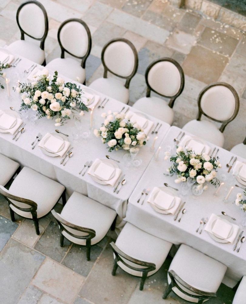 Pro tips to keep things flowing on your wedding day