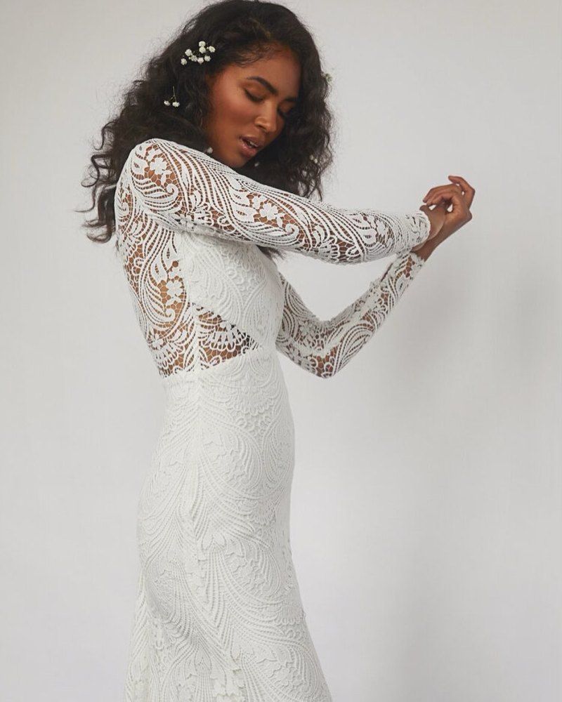 How and Where to Buy a Used Wedding Dress Online