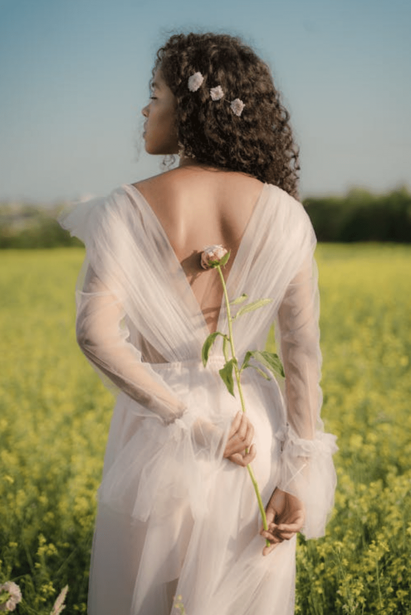 How and Where to Buy a Used Wedding Dress Online